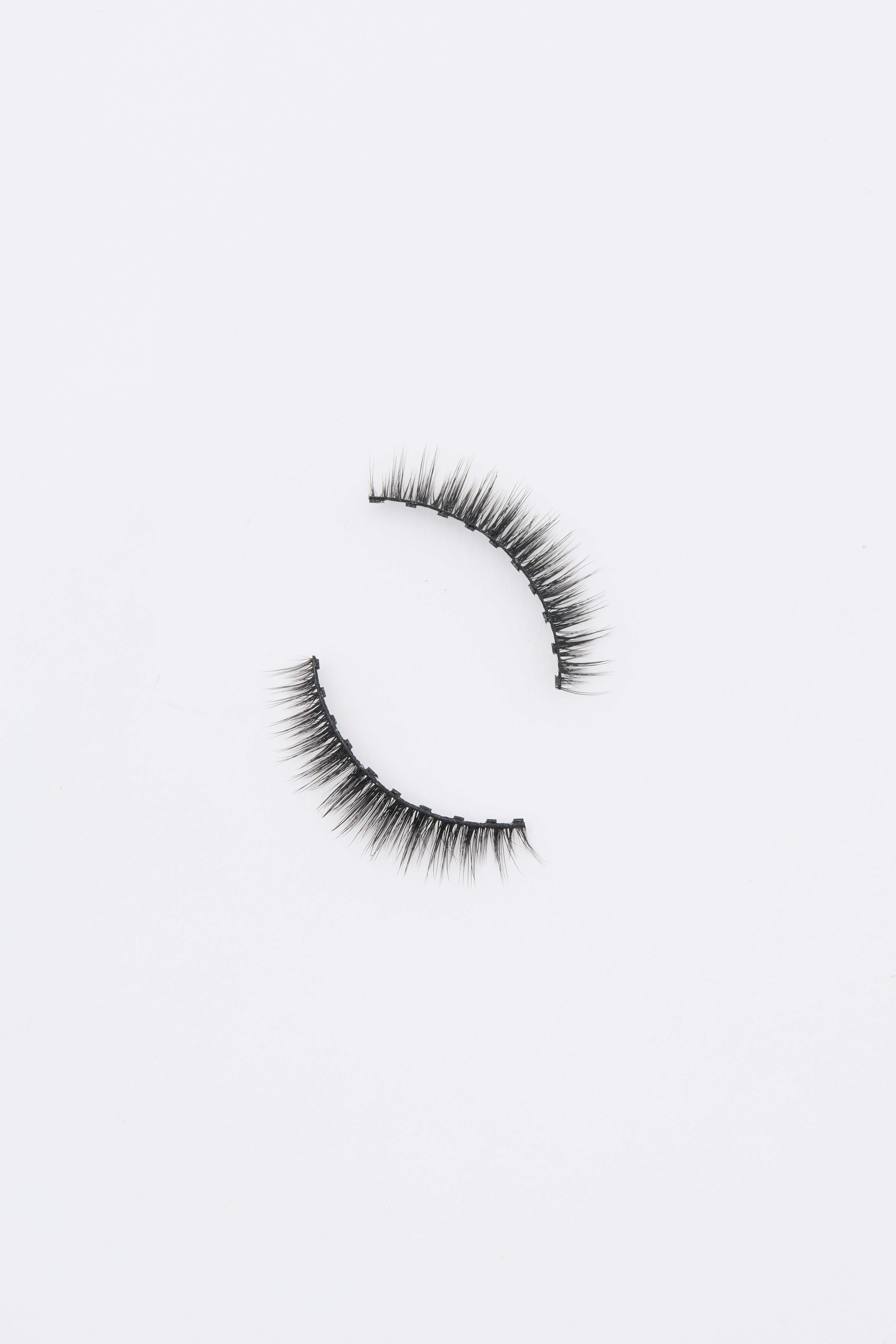 I AM UNIQUE - Natural Lash Style for Subtle Volume and Definition – Lash Armour